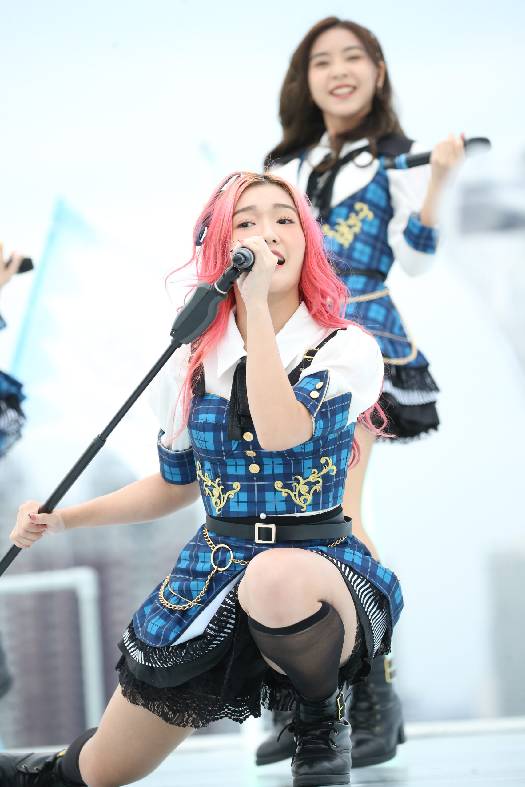 BNK48・CGM48選抜、太陽のようなとびきりな笑顔でファンを楽しませる！ | Liveen Times